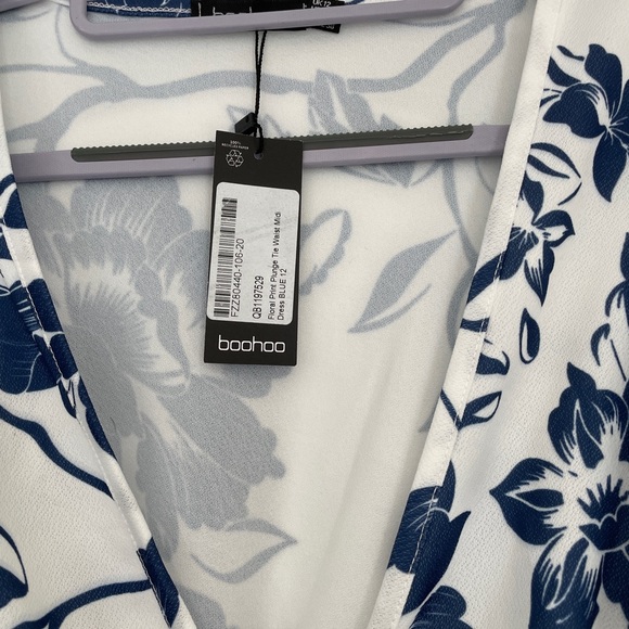 Boohoo Dresses Boohoo Blue Floral Plunge Tie Waist Midi Dress Poshmark